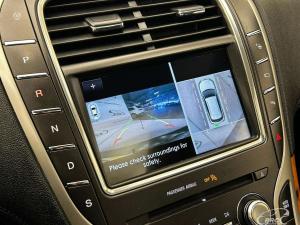Black Lincoln MKX 2017 in Vilnius, with an engine capacity of 3.73 L and mileage of 168 thousand km for 14900 €, photo 25 on AUTOMOTO.COM.LV