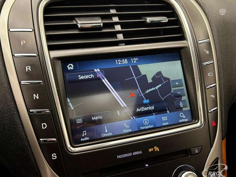 Black Lincoln MKX 2017 in Vilnius, with an engine capacity of 3.73 L and mileage of 168 thousand km for 14900 €, photo 26 on AUTOMOTO.COM.LV