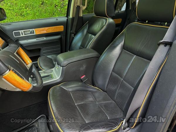 Melns Lincoln MKX 2009 Tallina, ar dzinēja tilpumu 3.50 L un nobraukumu 147 tūkst. km par 7999 €, foto 6 vietnē AUTOMOTO.COM.LV