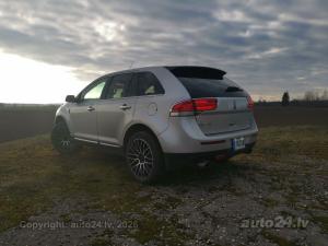 Grey Lincoln MKX 2011 in Jogeva, with an engine capacity of 3.70 L and mileage of 250 thousand km for 7800 €, photo 2 on AUTOMOTO.COM.LV