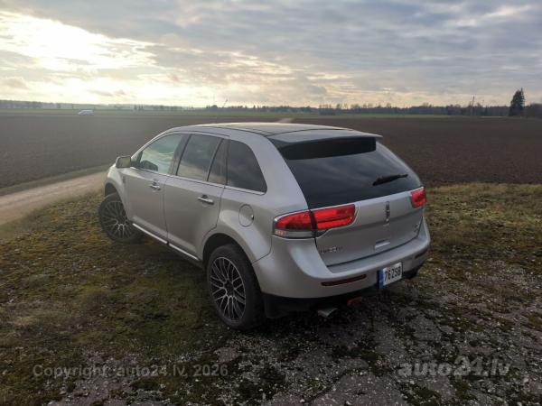 Grey Lincoln MKX 2011 in Jogeva, with an engine capacity of 3.70 L and mileage of 250 thousand km for 7800 €, photo 3 on AUTOMOTO.COM.LV