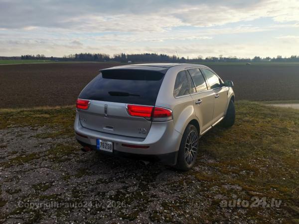 Grey Lincoln MKX 2011 in Jogeva, with an engine capacity of 3.70 L and mileage of 250 thousand km for 7800 €, photo 4 on AUTOMOTO.COM.LV
