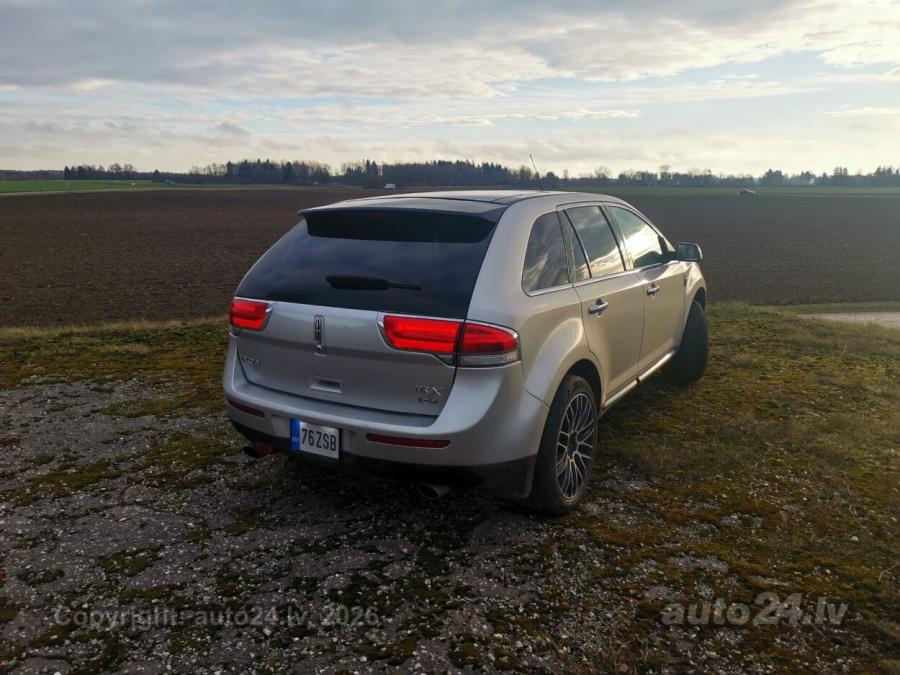Grey Lincoln MKX 2011 in Jogeva, with an engine capacity of 3.70 L and mileage of 250 thousand km for 7800 €, photo 4 on AUTOMOTO.COM.LV