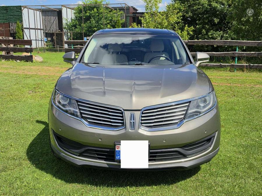 Grey Lincoln MKX 2017 in Vilnius, with an engine capacity of 3.73 L and mileage of 83 thousand km for 17000 €, photo 3 on AUTOMOTO.COM.LV
