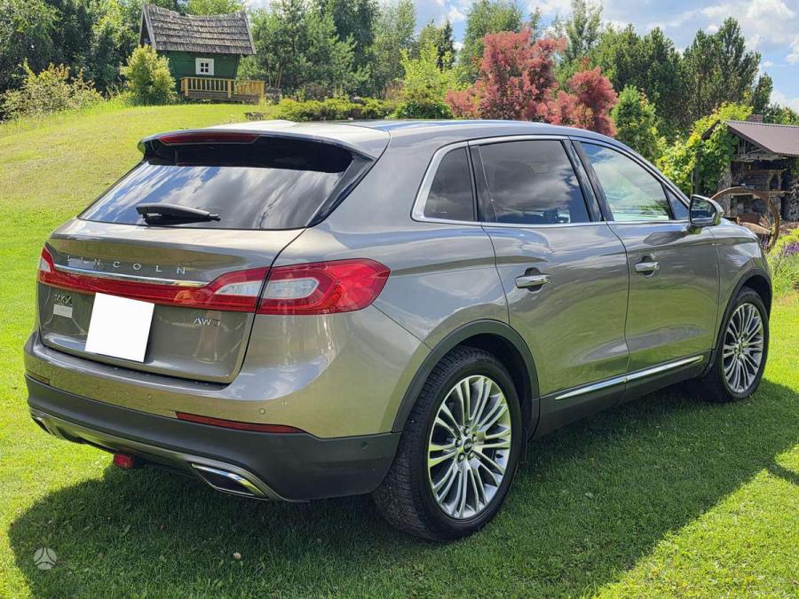 Grey Lincoln MKX 2017 in Vilnius, with an engine capacity of 3.73 L and mileage of 83 thousand km for 17000 €, photo 4 on AUTOMOTO.COM.LV