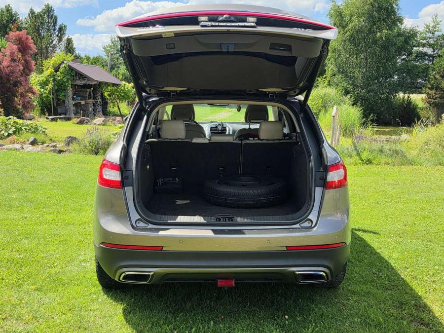 Grey Lincoln MKX 2017 in Vilnius, with an engine capacity of 3.73 L and mileage of 83 thousand km for 17000 €, photo 5 on AUTOMOTO.COM.LV