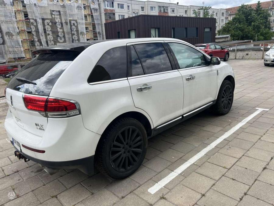 Balts Lincoln MKX 2012 Viļņa, ar dzinēja tilpumu 3.70 L un nobraukumu 278 tūkst. km par 2600 €, foto 6 vietnē AUTOMOTO.COM.LV
