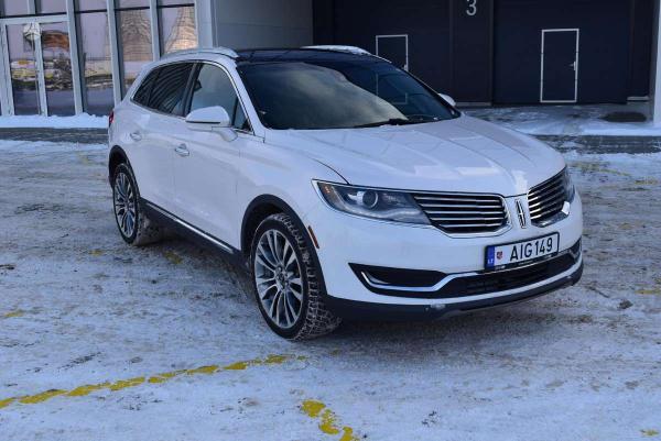 White Lincoln MKX 2018 in Vilnius, with an engine capacity of 3.73 L and mileage of 128 thousand km for 17500 €, photo 1 on AUTOMOTO.COM.LV