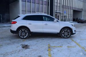 White Lincoln MKX 2018 in Vilnius, with an engine capacity of 3.73 L and mileage of 128 thousand km for 17500 €, photo 8 on AUTOMOTO.COM.LV