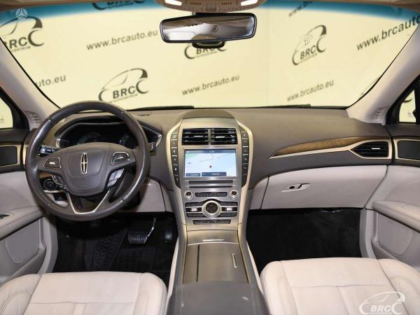 Blue Lincoln MKZ 2017 in Vilnius, with an engine capacity of 2.00 L and mileage of 230 thousand km for 8990 €, photo 4 on AUTOMOTO.COM.LV