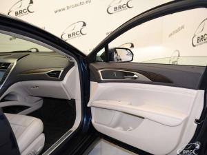 Blue Lincoln MKZ 2017 in Vilnius, with an engine capacity of 2.00 L and mileage of 230 thousand km for 8990 €, photo 10 on AUTOMOTO.COM.LV