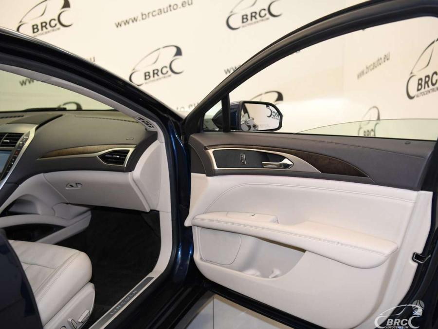 Blue Lincoln MKZ 2017 in Vilnius, with an engine capacity of 2.00 L and mileage of 230 thousand km for 8990 €, photo 10 on AUTOMOTO.COM.LV