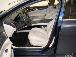 Blue Lincoln MKZ 2017 in Vilnius, with an engine capacity of 2.00 L and mileage of 230 thousand km for 8990 €, photo 23 on AUTOMOTO.COM.LV