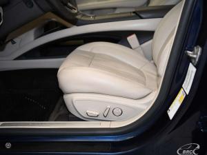 Blue Lincoln MKZ 2017 in Vilnius, with an engine capacity of 2.00 L and mileage of 230 thousand km for 8990 €, photo 24 on AUTOMOTO.COM.LV