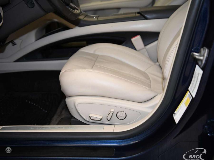 Blue Lincoln MKZ 2017 in Vilnius, with an engine capacity of 2.00 L and mileage of 230 thousand km for 8990 €, photo 24 on AUTOMOTO.COM.LV