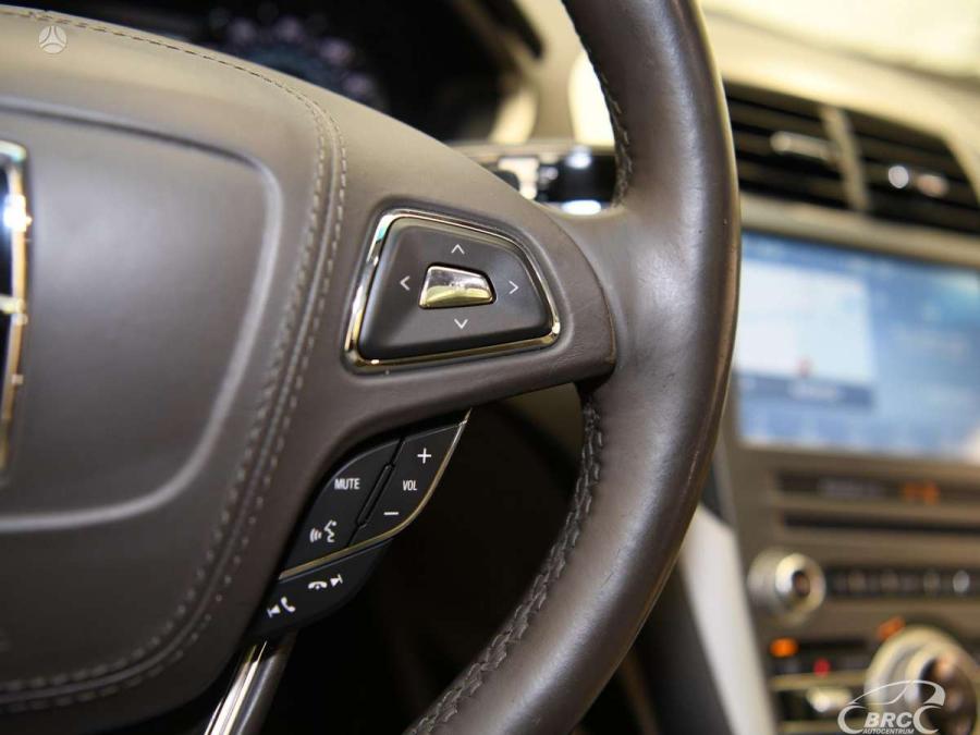 Blue Lincoln MKZ 2017 in Vilnius, with an engine capacity of 2.00 L and mileage of 230 thousand km for 8990 €, photo 31 on AUTOMOTO.COM.LV