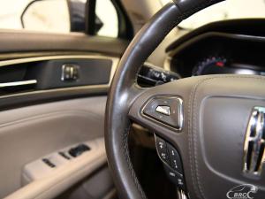 Blue Lincoln MKZ 2017 in Vilnius, with an engine capacity of 2.00 L and mileage of 230 thousand km for 8990 €, photo 32 on AUTOMOTO.COM.LV