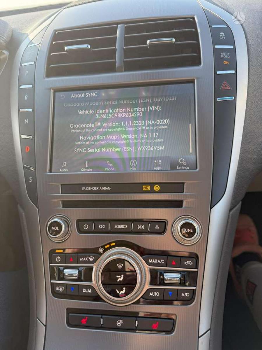 Balts Lincoln MKZ 2019 Kauņa, ar dzinēja tilpumu 2.00 L un nobraukumu 74 tūkst. km par 15000 €, foto 8 vietnē AUTOMOTO.COM.LV