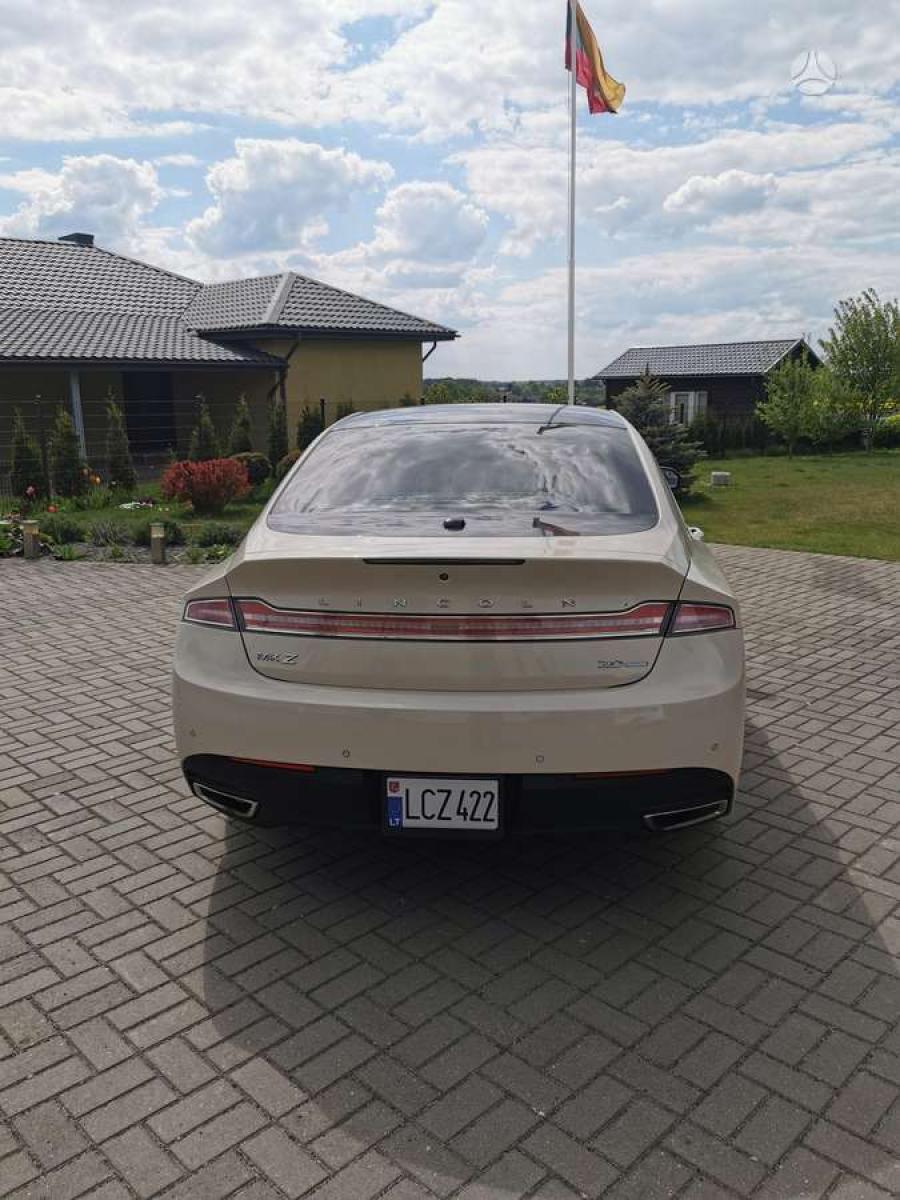 Yellow Lincoln MKZ 2015 in Alytus, with an engine capacity of 2.00 L and mileage of 109 thousand km for 7749 €, photo 5 on AUTOMOTO.COM.LV
