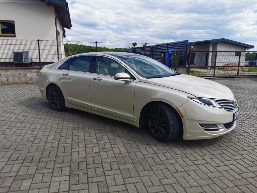 Yellow Lincoln MKZ 2015 in Alytus, with an engine capacity of 2.00 L and mileage of 109 thousand km for 7749 €, photo 8 on AUTOMOTO.COM.LV