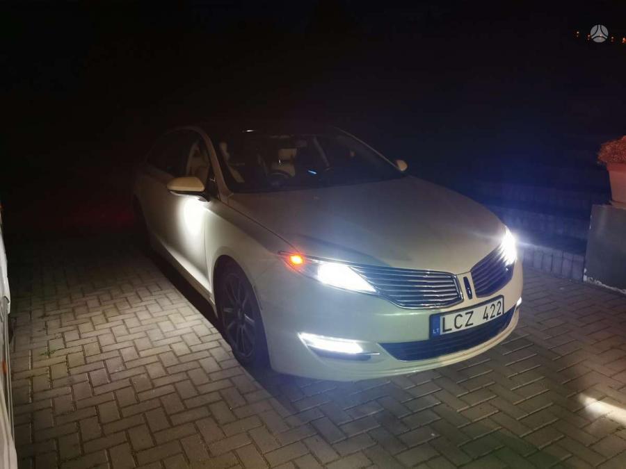 Yellow Lincoln MKZ 2015 in Alytus, with an engine capacity of 2.00 L and mileage of 109 thousand km for 7749 €, photo 19 on AUTOMOTO.COM.LV