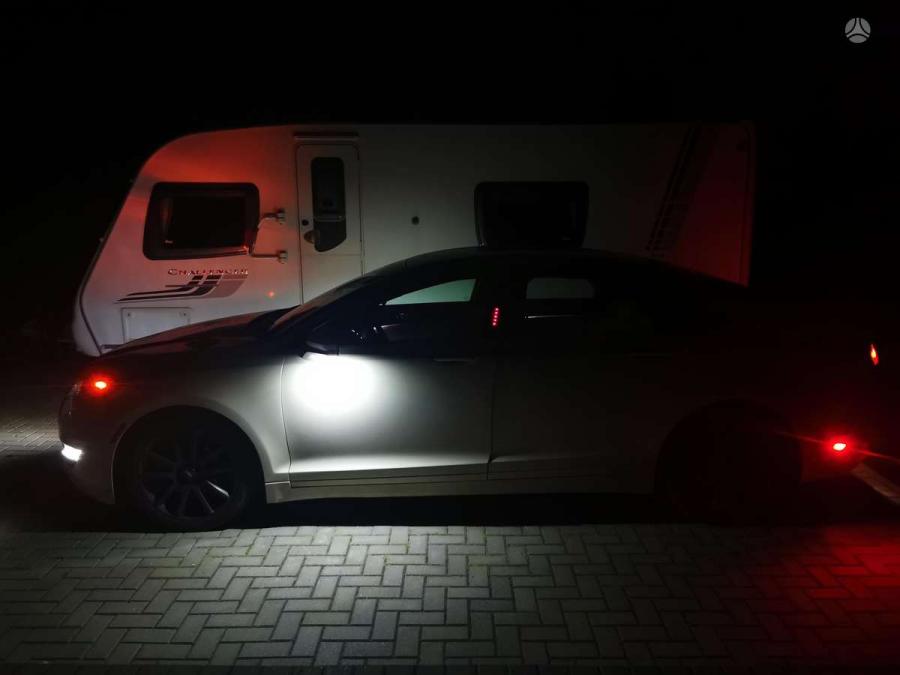 Yellow Lincoln MKZ 2015 in Alytus, with an engine capacity of 2.00 L and mileage of 109 thousand km for 7749 €, photo 20 on AUTOMOTO.COM.LV