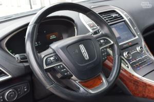 White Lincoln Nautilus 2019 in Vilnius, with an engine capacity of 2.00 L and mileage of 170 thousand km for 22950 €, photo 17 on AUTOMOTO.COM.LV