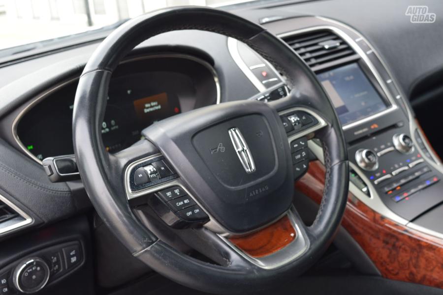 White Lincoln Nautilus 2019 in Vilnius, with an engine capacity of 2.00 L and mileage of 170 thousand km for 22950 €, photo 17 on AUTOMOTO.COM.LV