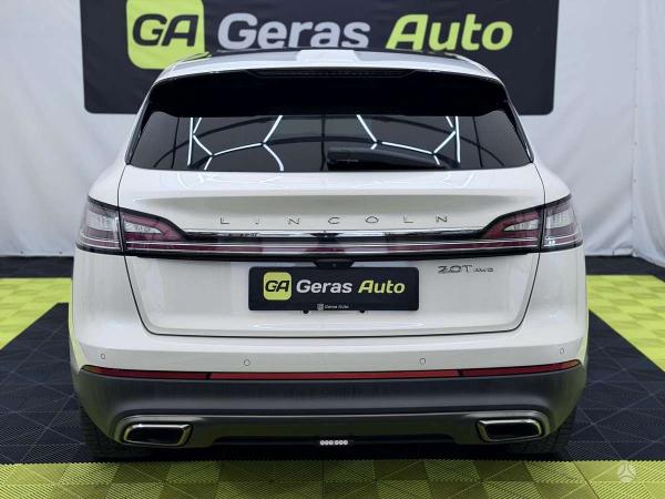 Lincoln Nautilus 2019 in Vilnius on AUTOMOTO.COM.LV White Lincoln Nautilus 2019 in Vilnius, with an engine capacity of 2.00 L and mileage of 170 thousand km for 23990 €, photo 6 on AUTOMOTO.COM.LV