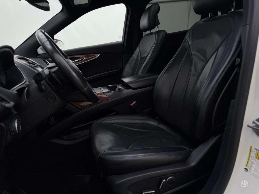 White Lincoln Nautilus 2019 in Vilnius, with an engine capacity of 2.00 L and mileage of 170 thousand km for 23990 €, photo 11 on AUTOMOTO.COM.LV