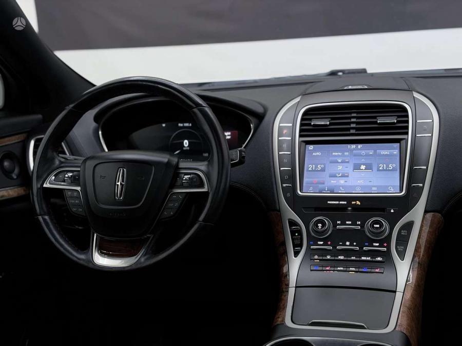 White Lincoln Nautilus 2019 in Vilnius, with an engine capacity of 2.00 L and mileage of 170 thousand km for 23990 €, photo 19 on AUTOMOTO.COM.LV