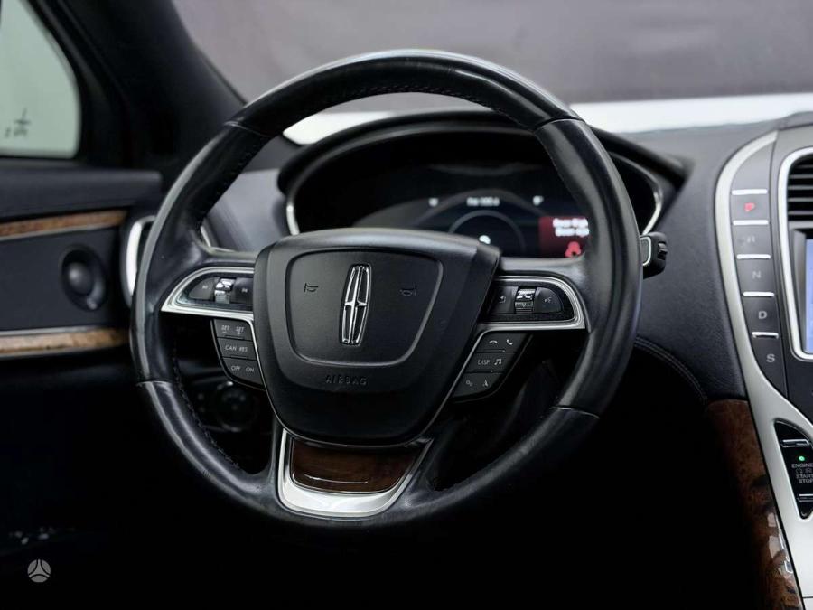 White Lincoln Nautilus 2019 in Vilnius, with an engine capacity of 2.00 L and mileage of 170 thousand km for 23990 €, photo 20 on AUTOMOTO.COM.LV