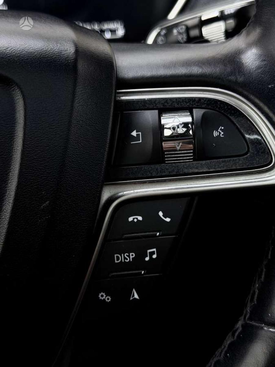White Lincoln Nautilus 2019 in Vilnius, with an engine capacity of 2.00 L and mileage of 170 thousand km for 23990 €, photo 32 on AUTOMOTO.COM.LV
