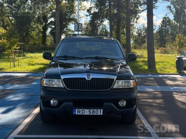 Melns Lincoln Navigator 1997 Rīga, ar dzinēja tilpumu 5.40 L un nobraukumu 221 tūkst. km par 4900 €, foto 4 vietnē AUTOMOTO.COM.LV