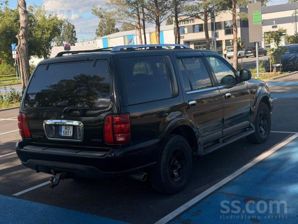 Melns Lincoln Navigator 1997 Rīga, ar dzinēja tilpumu 5.40 L un nobraukumu 221 tūkst. km par 4900 €, foto 7 vietnē AUTOMOTO.COM.LV