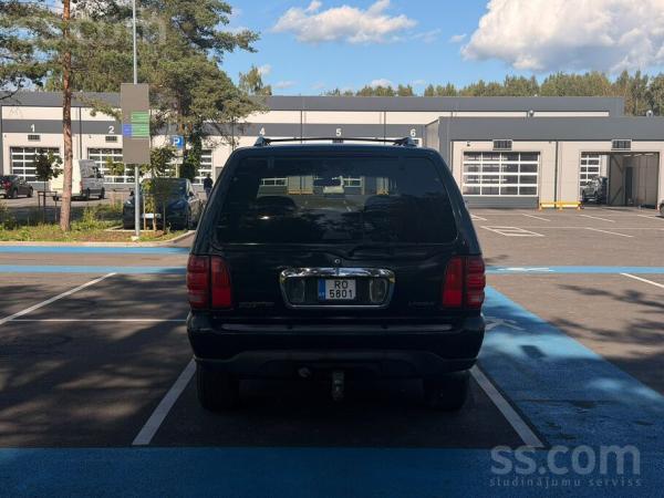 Melns Lincoln Navigator 1997 Rīga, ar dzinēja tilpumu 5.40 L un nobraukumu 221 tūkst. km par 4900 €, foto 9 vietnē AUTOMOTO.COM.LV