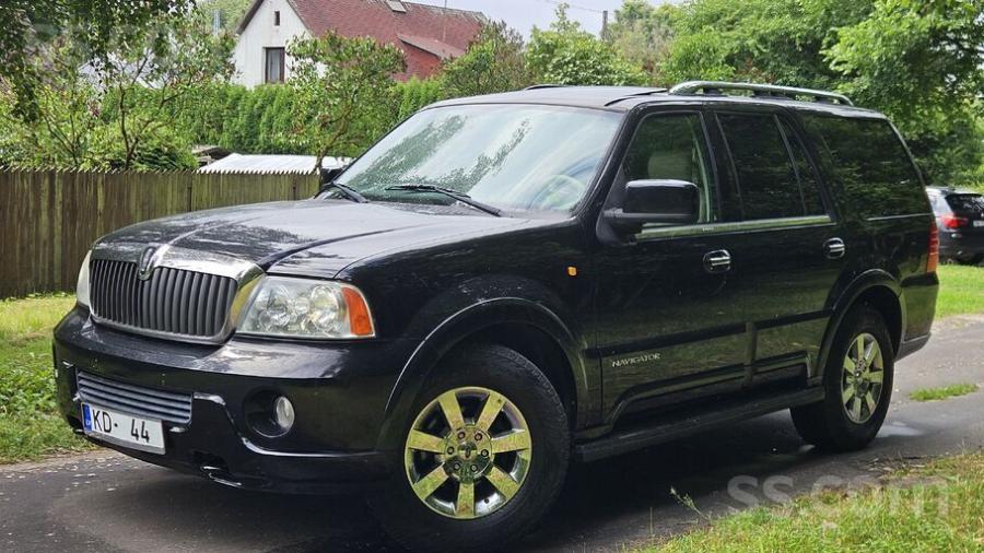 Melns Lincoln Navigator 2003 Rīga, ar dzinēja tilpumu 5.30 L un nobraukumu 0 tūkst. km par 11000 €, foto 6 vietnē AUTOMOTO.COM.LV