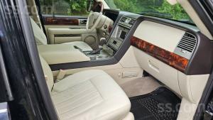 Melns Lincoln Navigator 2003 Rīga, ar dzinēja tilpumu 5.30 L un nobraukumu 0 tūkst. km par 11000 €, foto 15 vietnē AUTOMOTO.COM.LV