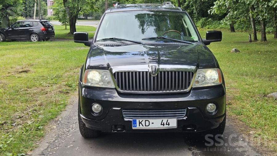 Melns Lincoln Navigator 2003 Rīga, ar dzinēja tilpumu 5.30 L un nobraukumu 0 tūkst. km par 11000 €, foto 22 vietnē AUTOMOTO.COM.LV