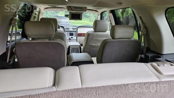 Melns Lincoln Navigator 2003 Rīga, ar dzinēja tilpumu 5.50 L un nobraukumu 228 tūkst. km par 11000 €, foto 8 vietnē AUTOMOTO.COM.LV