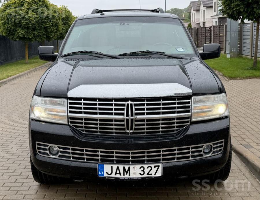 Melns Lincoln Navigator 2013 Rīga, ar dzinēja tilpumu 5.30 L un nobraukumu 175 tūkst. km par 12900 €, foto 10 vietnē AUTOMOTO.COM.LV