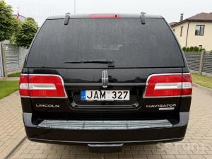 Melns Lincoln Navigator 2013 Rīga, ar dzinēja tilpumu 5.30 L un nobraukumu 175 tūkst. km par 12900 €, foto 11 vietnē AUTOMOTO.COM.LV