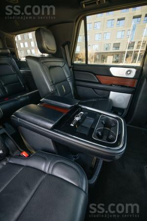 Zils Lincoln Navigator 2019 Rīga, ar dzinēja tilpumu 3.50 L un nobraukumu 155 tūkst. km par 42500 €, foto 8 vietnē AUTOMOTO.COM.LV