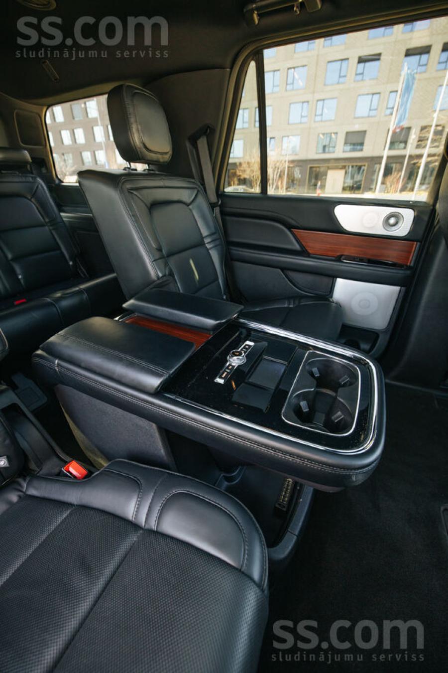Zils Lincoln Navigator 2019 Rīga, ar dzinēja tilpumu 3.50 L un nobraukumu 155 tūkst. km par 42500 €, foto 8 vietnē AUTOMOTO.COM.LV