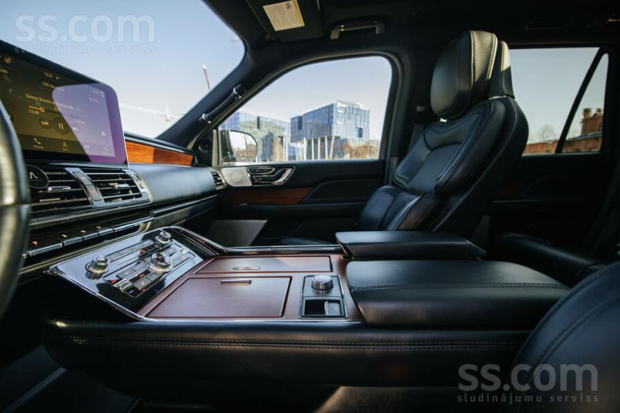 Zils Lincoln Navigator 2019 Rīga, ar dzinēja tilpumu 3.50 L un nobraukumu 155 tūkst. km par 42500 €, foto 11 vietnē AUTOMOTO.COM.LV