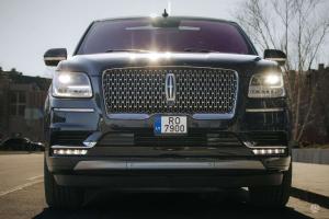 Zils Lincoln Navigator 2019 Rīga, ar dzinēja tilpumu 3.50 L un nobraukumu 155 tūkst. km par 39500 €, foto 3 vietnē AUTOMOTO.COM.LV