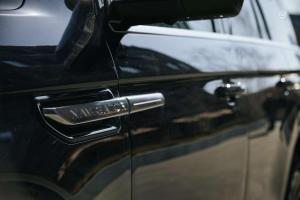 Zils Lincoln Navigator 2019 Rīga, ar dzinēja tilpumu 3.50 L un nobraukumu 155 tūkst. km par 39500 €, foto 14 vietnē AUTOMOTO.COM.LV