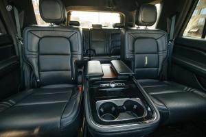 Zils Lincoln Navigator 2019 Rīga, ar dzinēja tilpumu 3.50 L un nobraukumu 155 tūkst. km par 39500 €, foto 16 vietnē AUTOMOTO.COM.LV