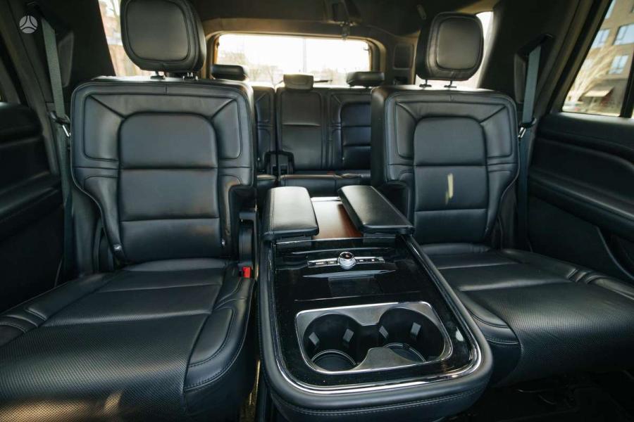Zils Lincoln Navigator 2019 Rīga, ar dzinēja tilpumu 3.50 L un nobraukumu 155 tūkst. km par 39500 €, foto 16 vietnē AUTOMOTO.COM.LV