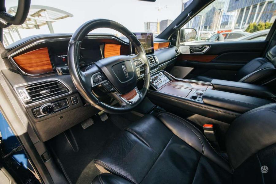 Zils Lincoln Navigator 2019 Rīga, ar dzinēja tilpumu 3.50 L un nobraukumu 155 tūkst. km par 39500 €, foto 18 vietnē AUTOMOTO.COM.LV